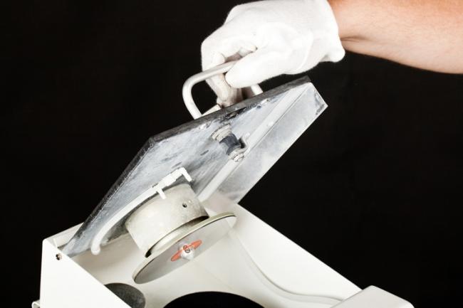 Scratched Disc Resurfacing Blu-ray / CD / DVD Data Recovery Repair ...